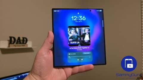 One UI 8 Lock Screen Will Get Smarter with Adaptive Clock Design ...