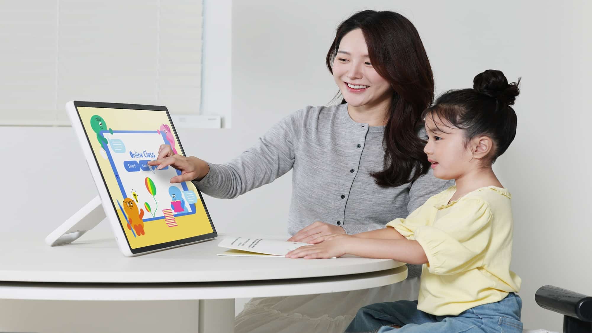 Samsung Launches The Moving Style, an Award-Winning Portable Display ...