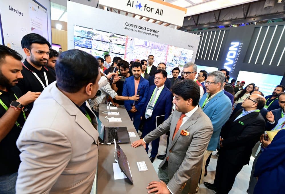 Inside Samsung’s AI Everywhere Showcase at India Mobile Congress 2025 ...